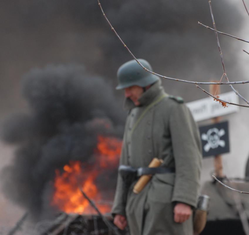 Where does the Word "Goon" Come from? (with pictures)