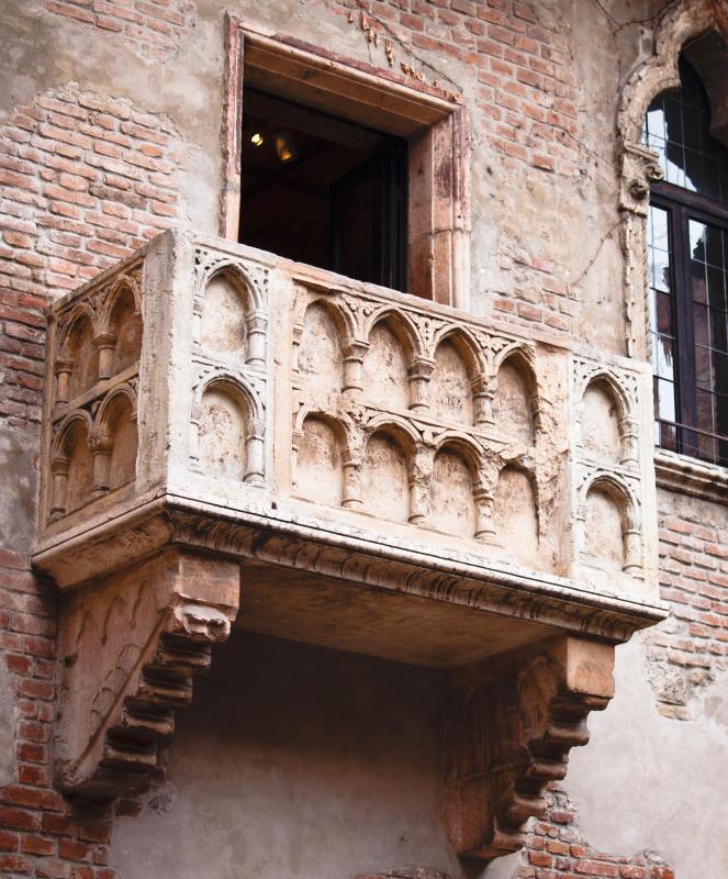 What Are the Origins of Shakespeare's "Romeo and Juliet"?