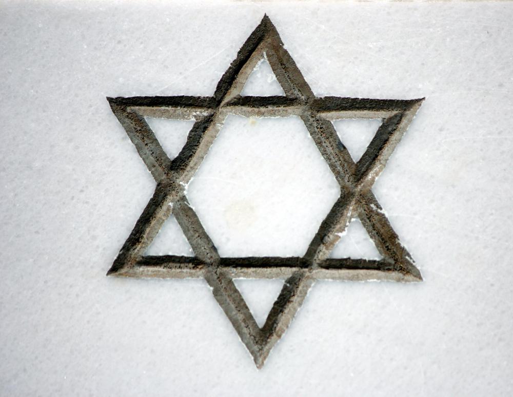 What is Yiddish? (with pictures)