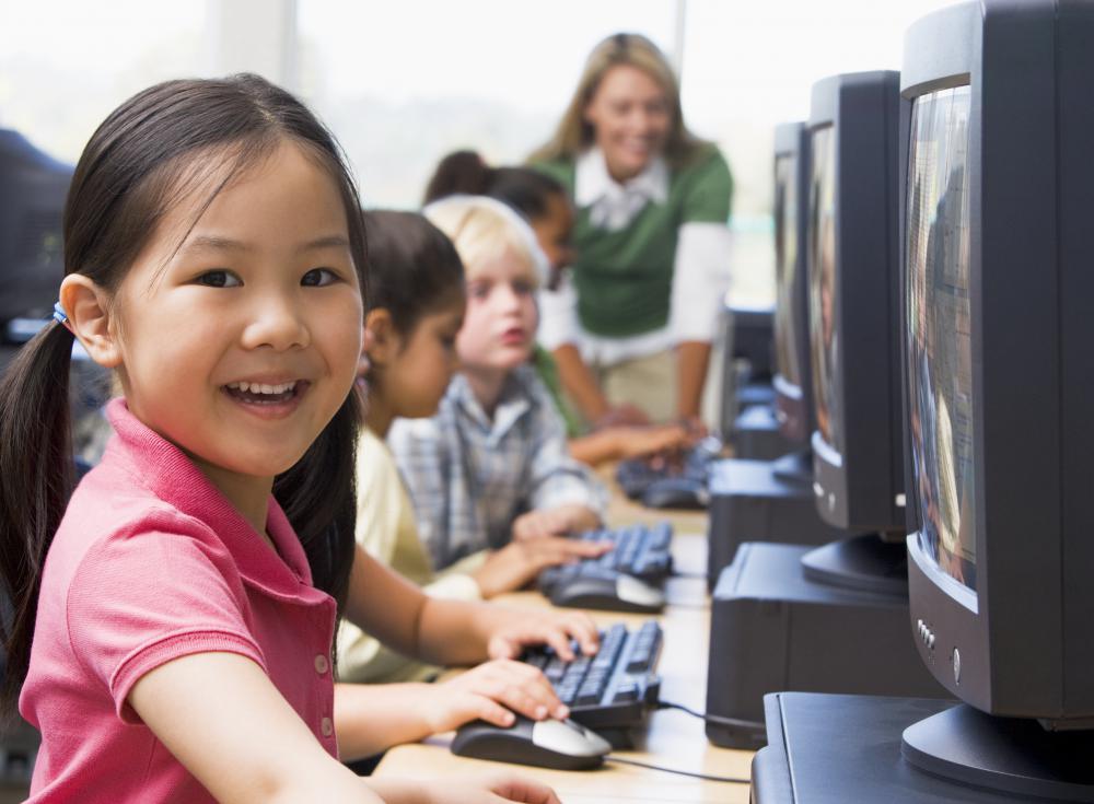 What Is a School Newspaper? (with pictures)